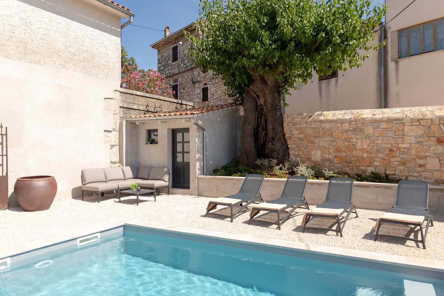 Villa Dvori | Antonci | Buchen Sie jetzt | Adriagate Villas